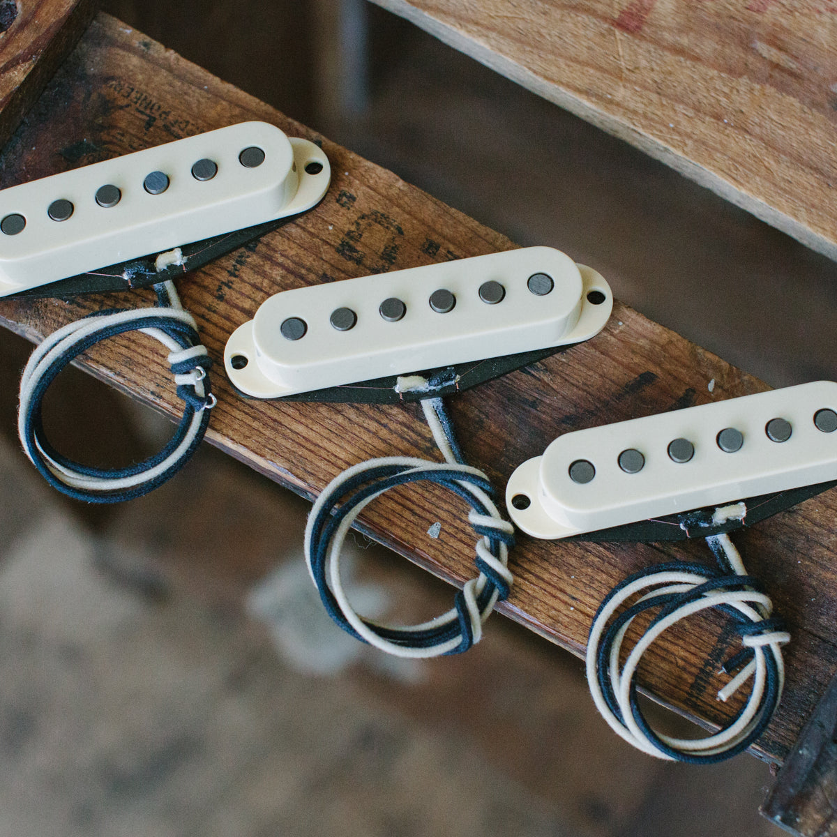 McNelly Silvercaster Single Coil Strat Pickup set w/+10% wind bridge ...